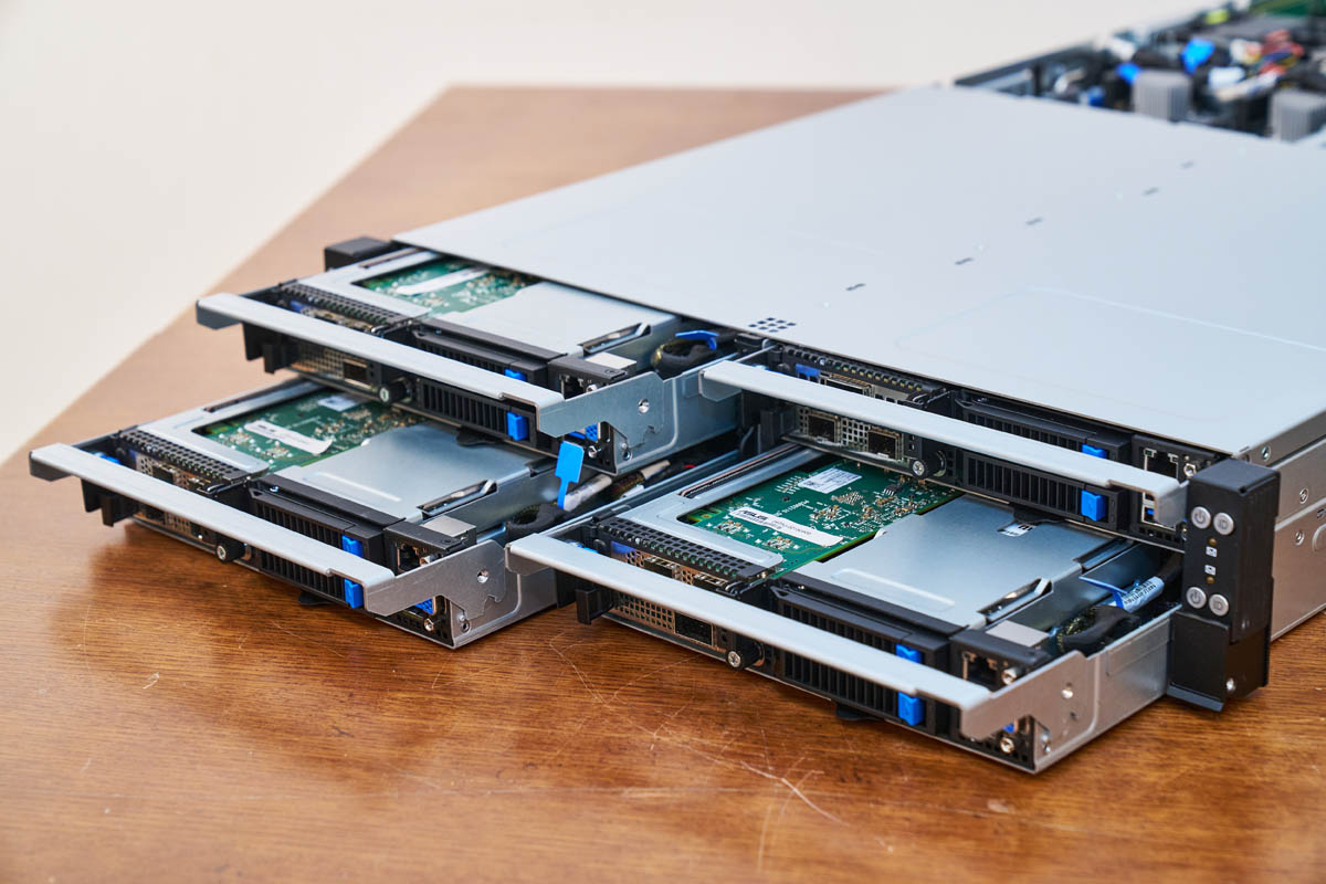 CXL 메모리 통합 ASUS 2U 4-노드 서버 (ServeTheHome 리뷰)
